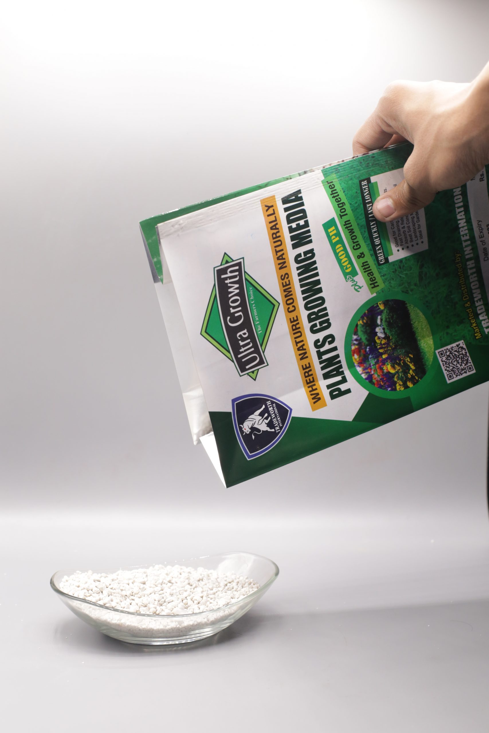 ULTRA GROWTH Plant Growing Media - Tradeworth International